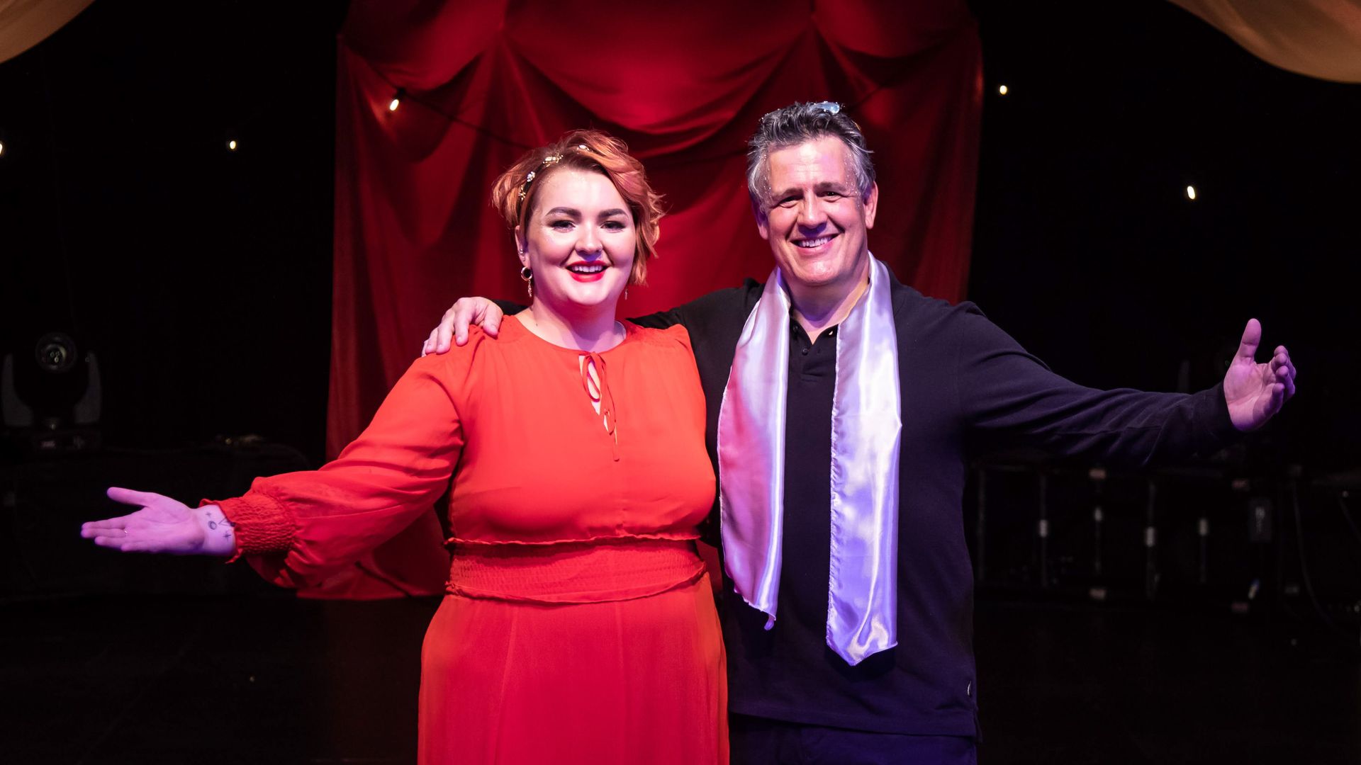 Canu Gyda Fy Arwr - Cyfres 3 | Bronwen Lewis | S4C Clic