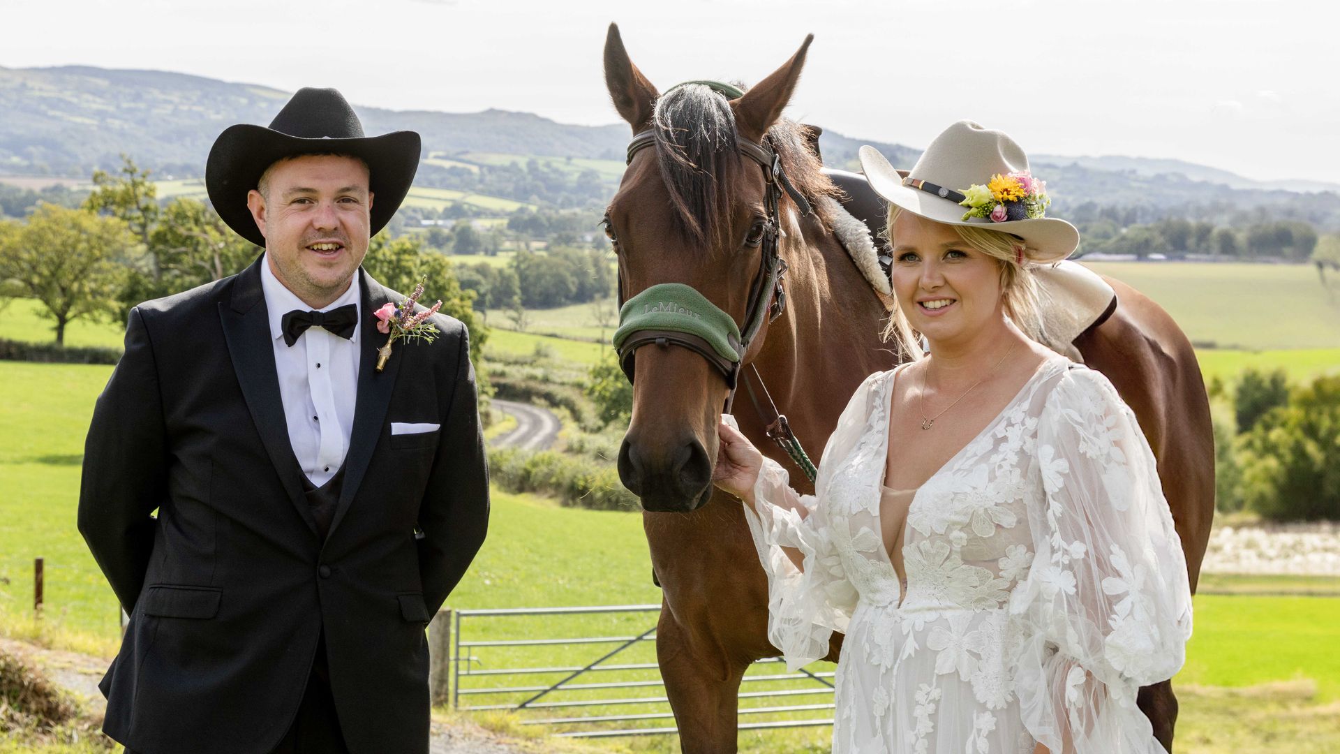 Priodas Pum Mil | Aimee & Lewis | S4C Clic
